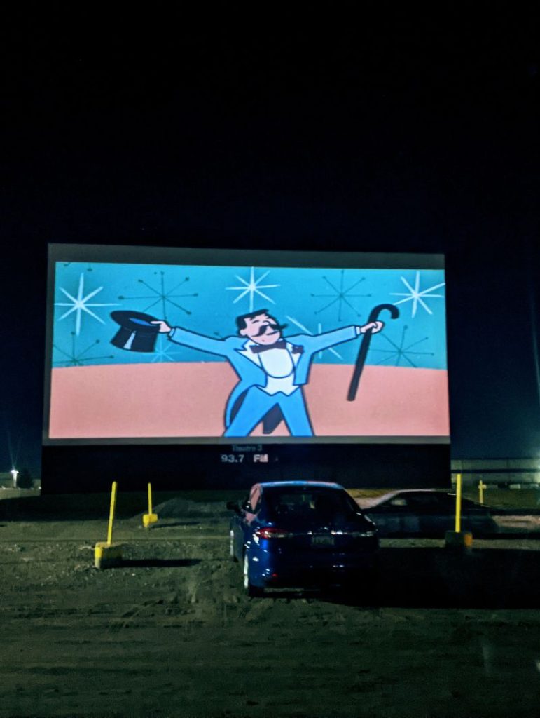 This Dearborn Drive In Lets You Watch A Double Feature Under The Stars