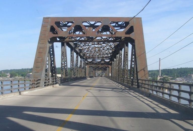 This Double-Decker And One-Of-A-Kind Illinois Bridge Is An Engineering ...