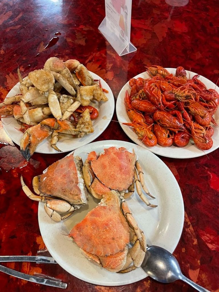 This Hidden Lobster Buffet In Michigan Lets You Feast All You Can