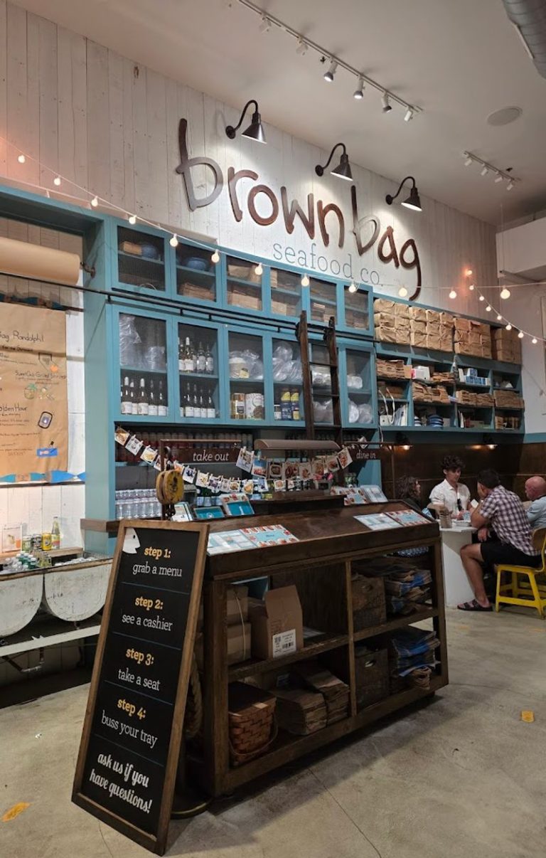 This Illinois Restaurant Serves Fish And Chips So Good, You'll Forget ...