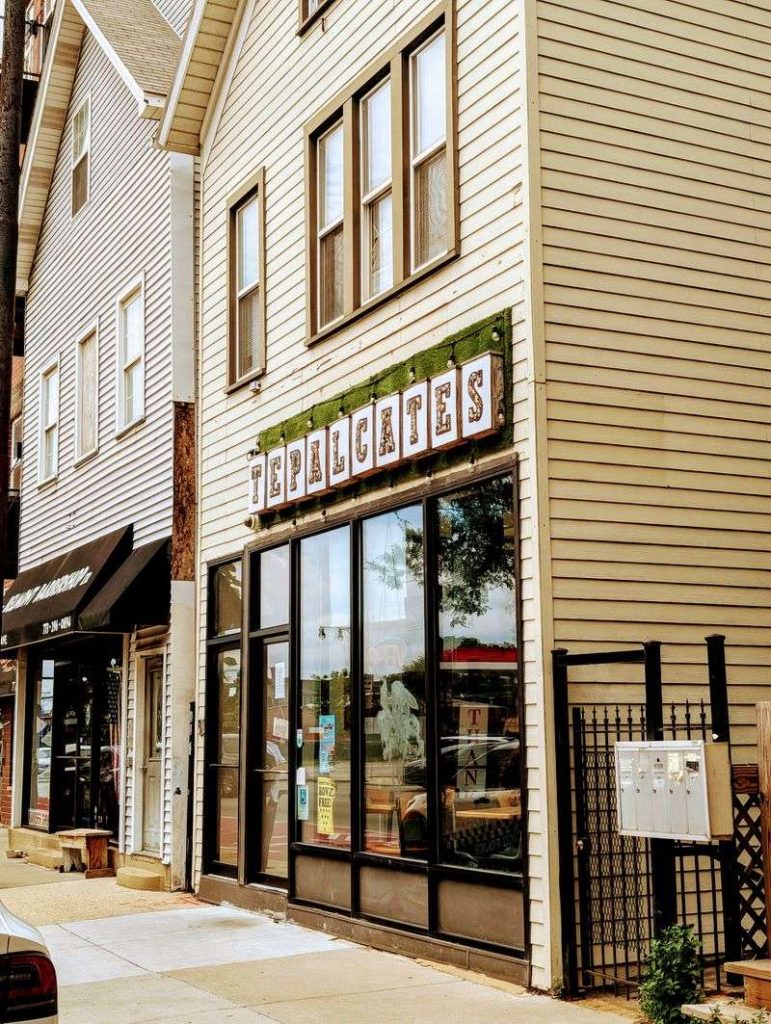 This Illinois Taco Spot Turned Beef Tacos Into A Road Trip Stop