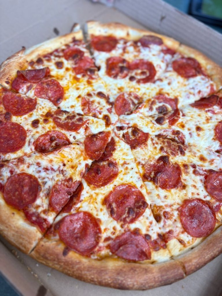 This Katy, Texas Pizza Kitchen Proves Small Places Make The Biggest Buzz