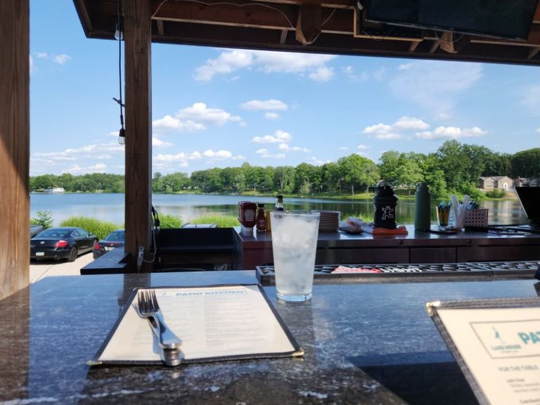 This Lakeside Restaurant In Kent, Ohio, Pairs Fresh Seafood With One Of ...