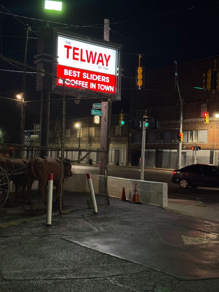 This Michigan Burger Spot Is So Secret, Locals Claim It Has The Best ...