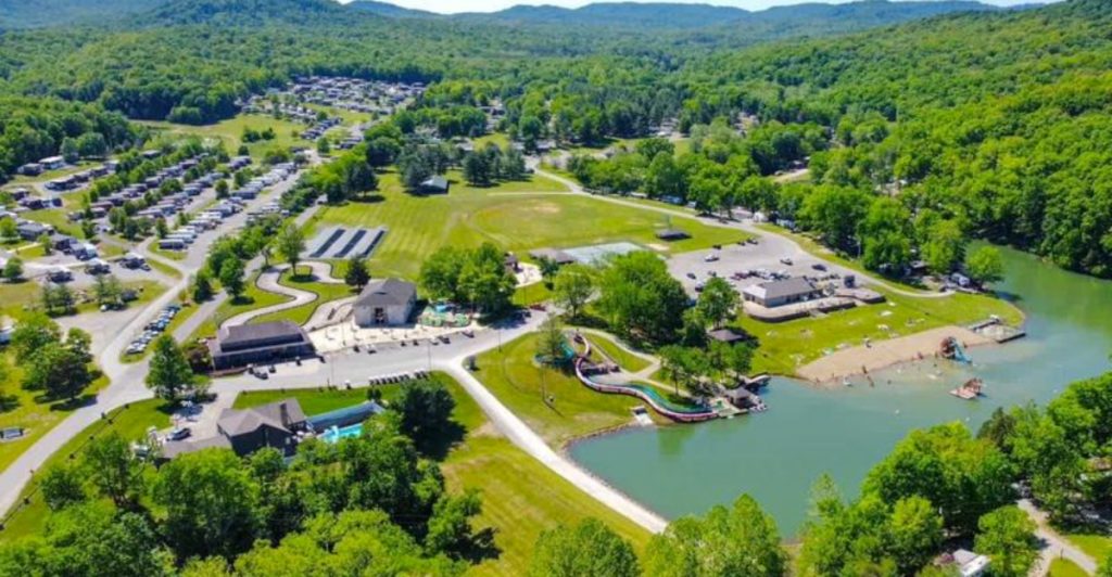 This Ohio Lake Beach Is A Must-Visit Spot For A Sunny Summer Day