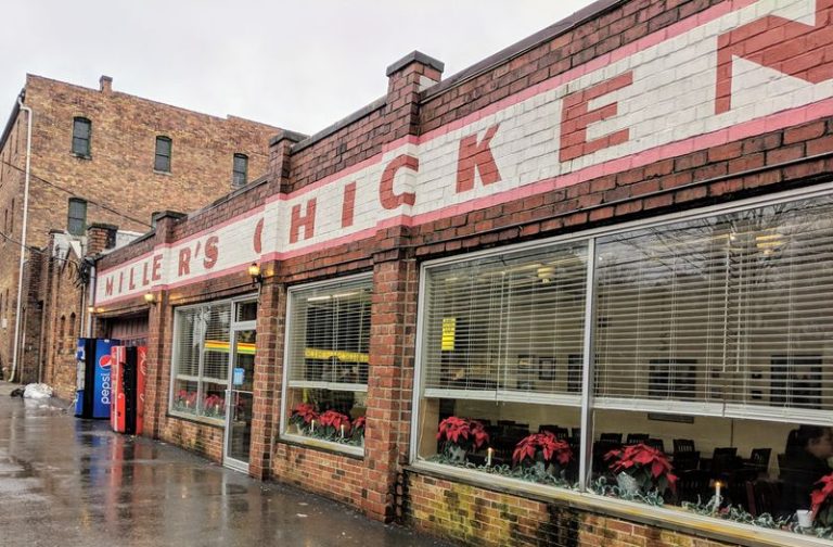 This Ohio Spot Proves Fried Chicken Alone Can Build A Devoted Following