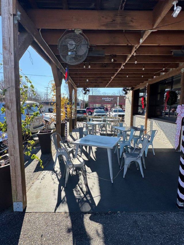 This Old-School North Carolina Diner Makes Weekends Feel Like The ’80s ...