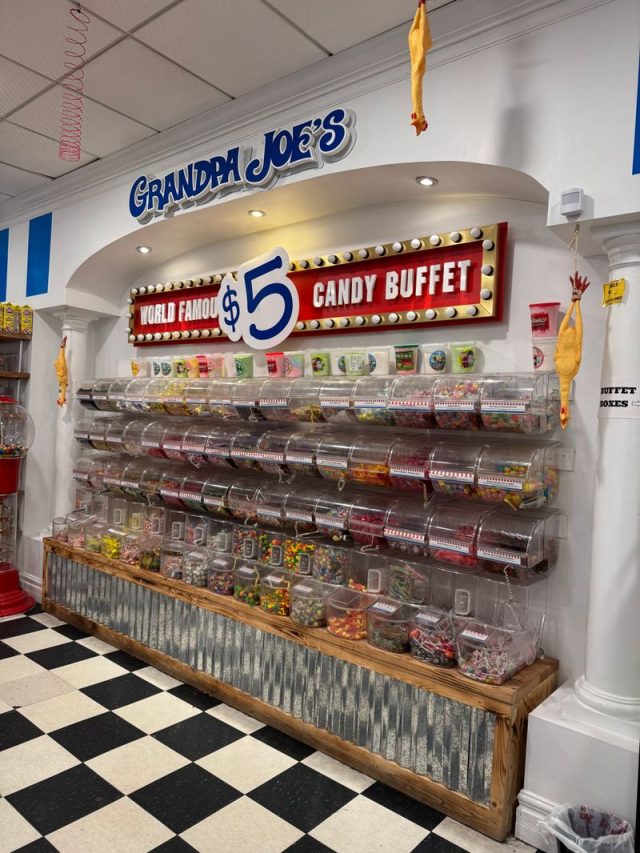 This Pennsylvania Candy Buffet Costs $5 And Is Pure Sweet Tooth Bliss