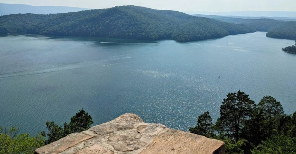 This Pennsylvania Lake Is One Of The Few Places In The State Where ...