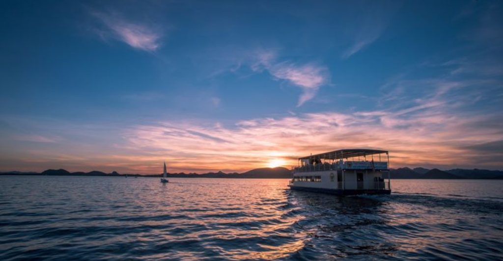 This Romantic Dinner Cruise Makes An Arizona Sunset Feel Extra Special