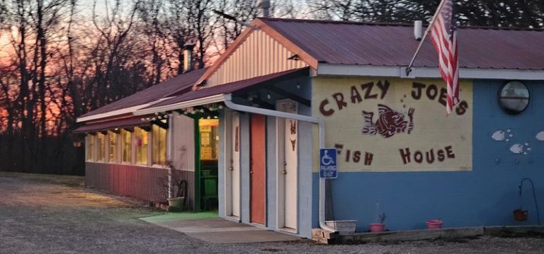 This Small-Town Illinois Café Serves Fried Fish Worth The Drive ...
