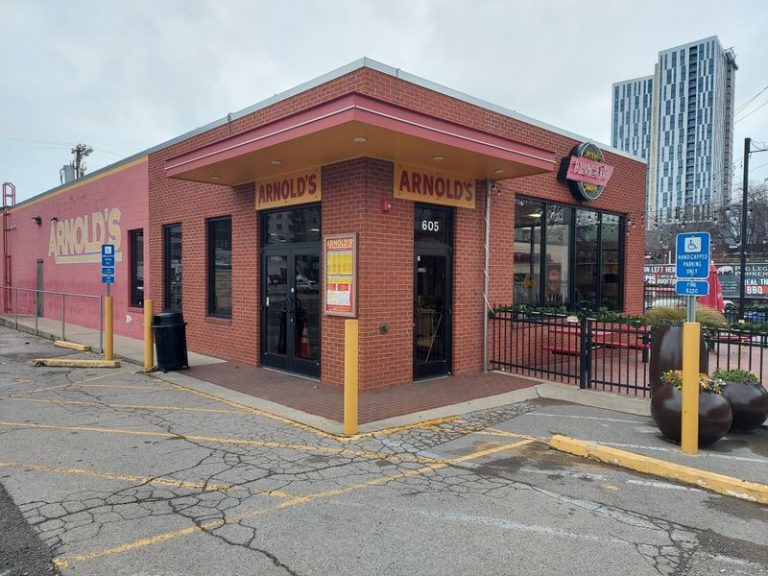 This Tennessee Restaurant Has Stayed Full For Generations And Regulars ...