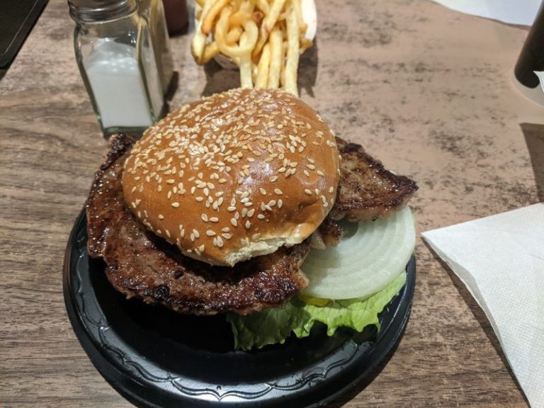 This Timeless Nebraska Drive-In Serves Burgers The Same Way It Has ...