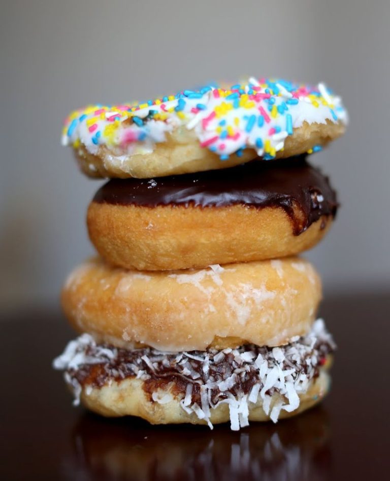 This Under-The-Radar Pennsylvania Donut Shop Serves Apple Fritters You ...
