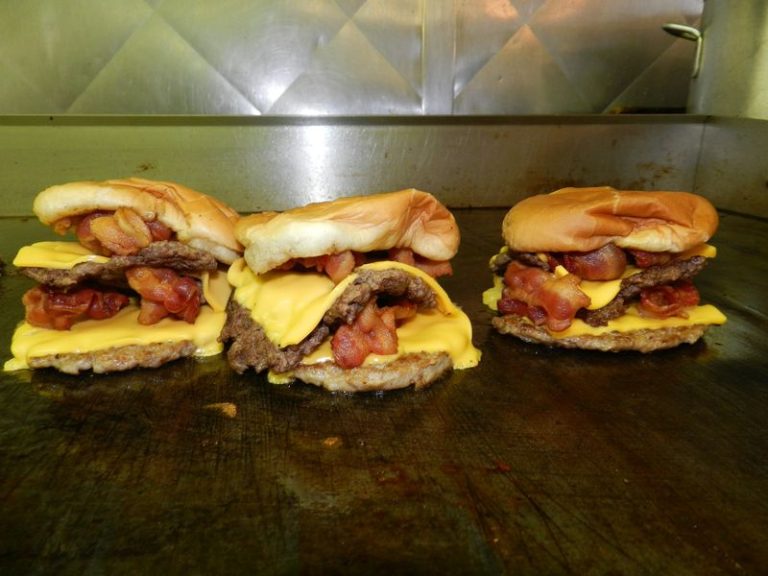 This Wisconsin Drive-In Burger Joint Is So Iconic, Locals Claim No ...