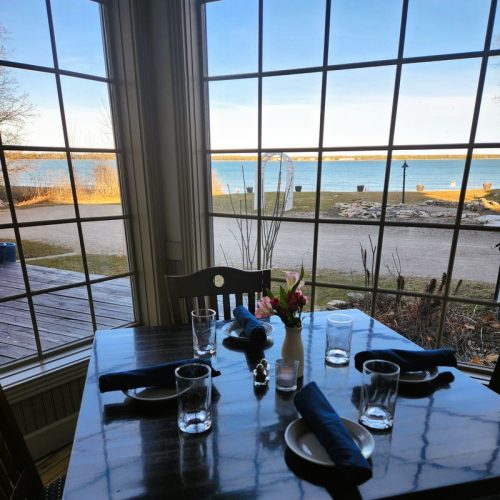 This Wisconsin Harborfront Restaurant Serves Waterfront Views As ...