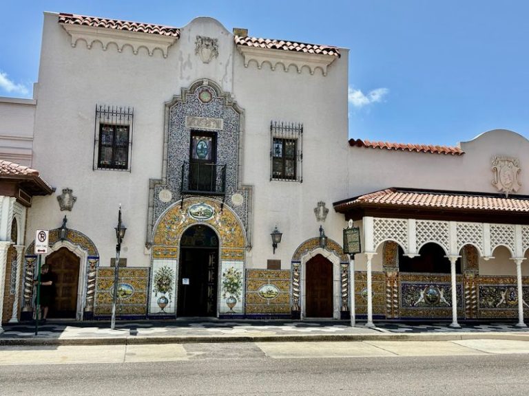 This Florida 120-Year-Old Restaurant In Tampa Feels Like Stepping Into ...
