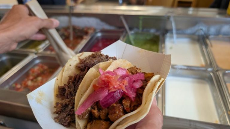 Why This Taco Stand In Cleveland, Ohio Has Locals Calling It The Best